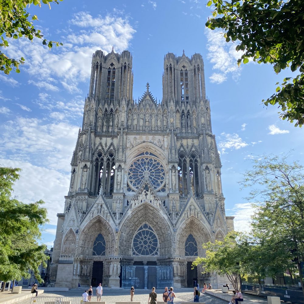 Champagne tour from Reims - WINE TOURS PARIS